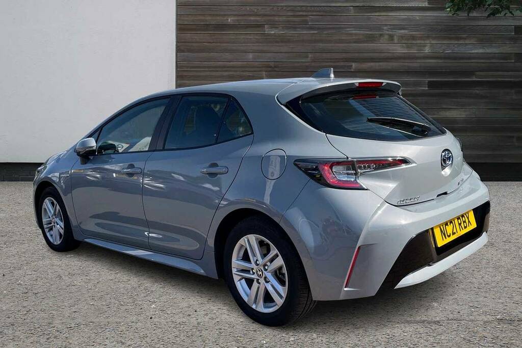Used 2021 Toyota Corolla FG21OCB 1.8 VVT-i Hybrid Icon Tech 5dr CVT on ...